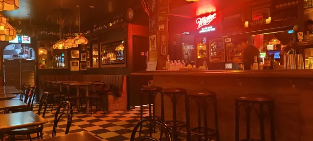 OLDESEOUL TAVERN - 1911 Queen St E, Toronto, ON M4L 1H3, Canada ...