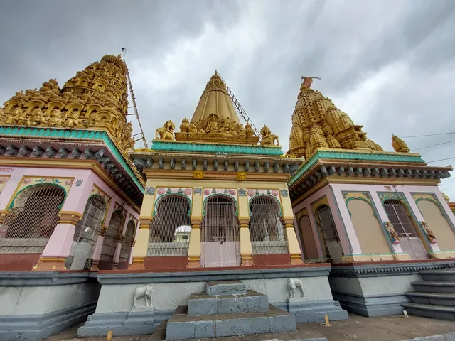 Shri Sakharam Maharaj Samadhi Amalner - reviews,open hours,photo spots ...