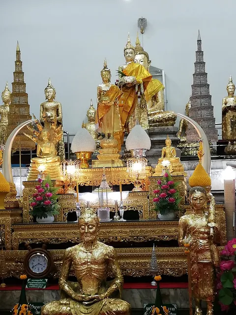 Wat Phet Samuth Woravihan - reviews,open hours,photo spots,things to do ...