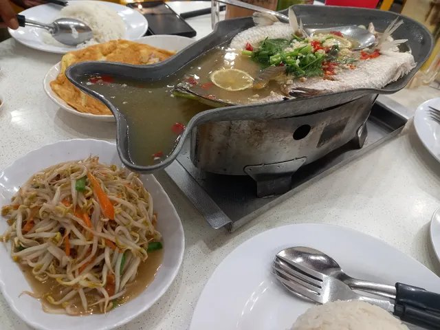 Mata Thai (105 Canberra Street) - reviews,open hours,photo spots ...
