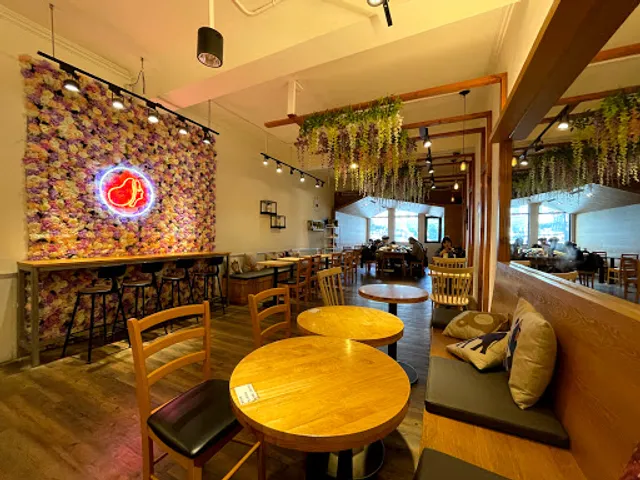 Louisa Coffee Tucheng Zhongyang - reviews,open hours,photo spots ...
