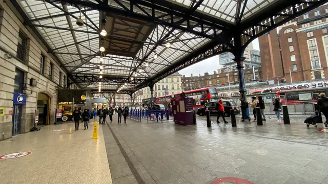 Victoria Underground Station -Entrance and Ticket Hall - reviews,open ...