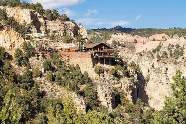 Cave of the winds mountain park store