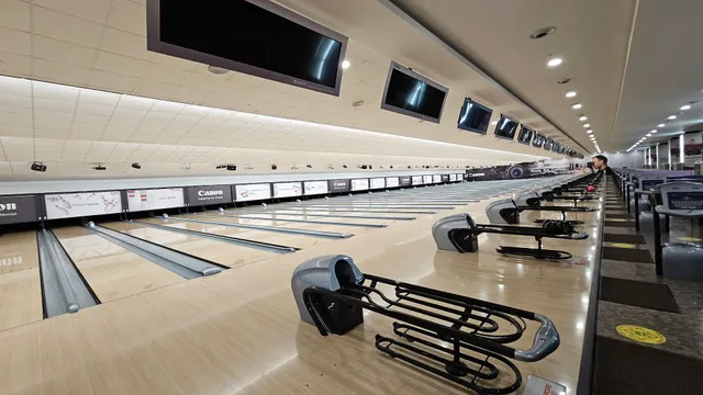 Singapore Bowling @ Rifle Range in 131 Rifle Range Rd, #04-01 Temasek ...