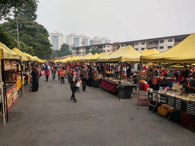 Pasar Malam Bandar Baru Sentul - reviews,open hours,photo spots,things ...