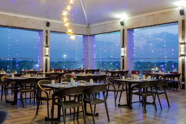 Addiction Rooftop Bar & Restaurant By Fire & Smoke @Solaris - reviews ...