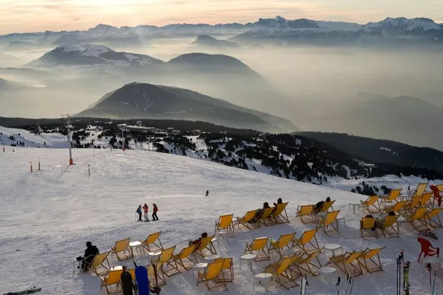 Comins Lake - reviews,open hours,photo spots,things to do | WanderBoat ...