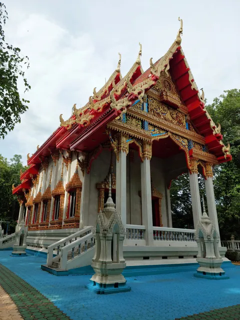 Wat Chak Daeng - reviews,open hours,photo spots,things to do ...