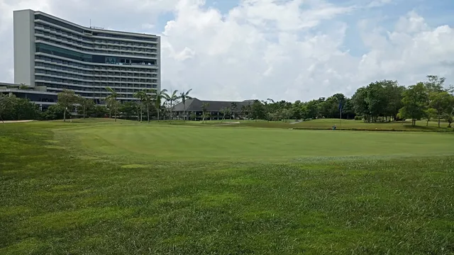 Padang Golf Sukajadi - reviews,open hours,photo spots,things to do ...