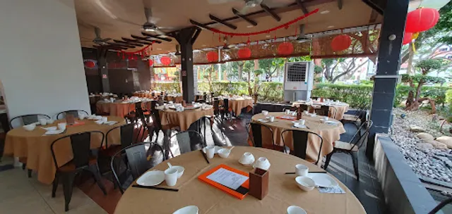 Chin Lee Restaurant - reviews,open hours,photo spots, things to do ...