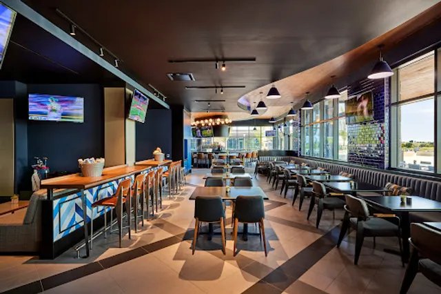 Lounge by Topgolf - reviews,open hours,photo spots, things to do ...