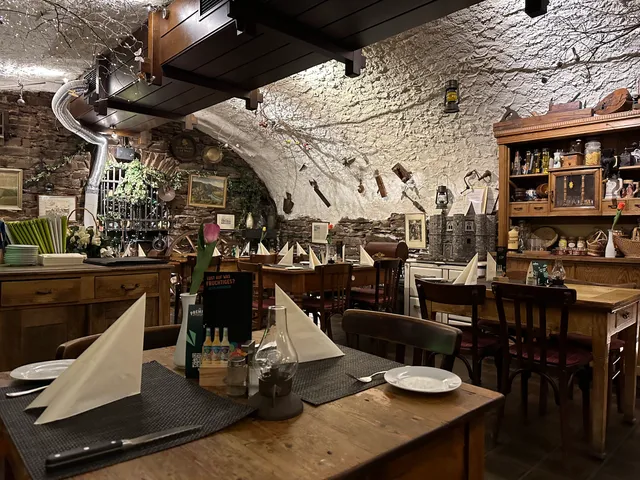Pizzeria Castello reviews open hours photo spots things to do WanderBoat AI Trip Planner