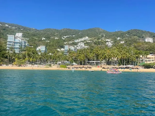 Pichilingue Beach - reviews,open hours,photo spots,things to do ...